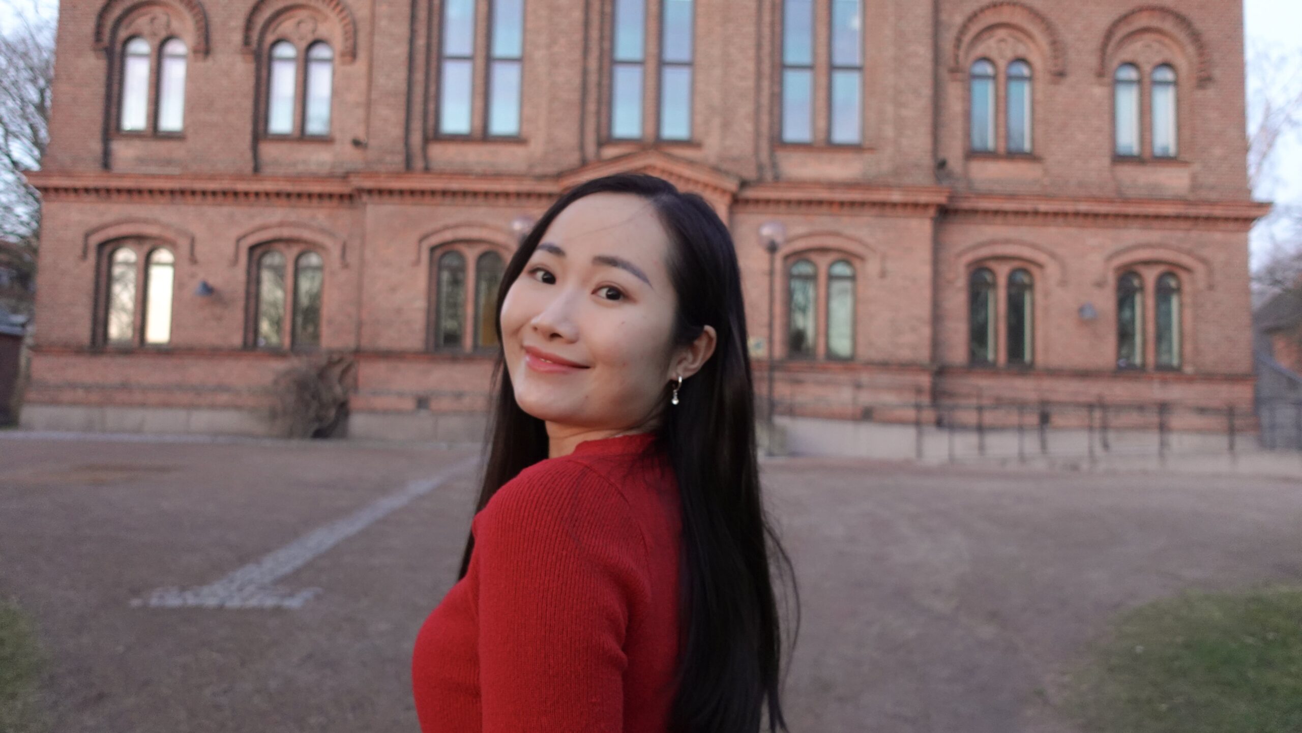 Sống là cho mình - Lana Thuỷ Nguyễn